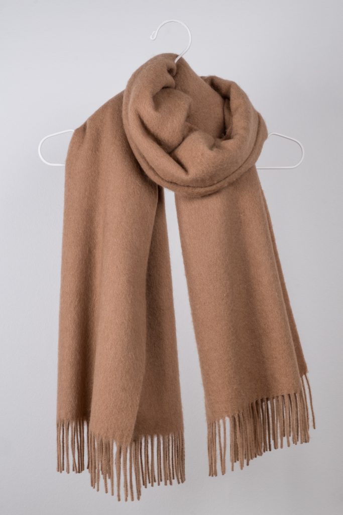 CAMEL WOOL LARGE SCARF - Nordic Swan Living